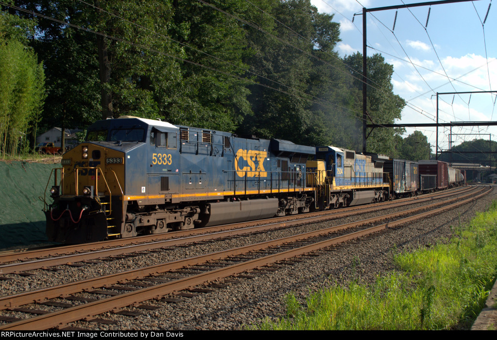 CSX ES40DC 5333 leads Q410-08